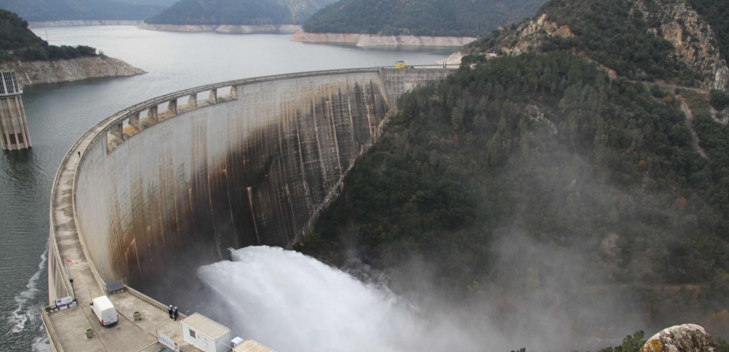 Los embalses hidroeléctricos están llenos de energía en todo el ...